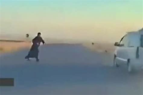 قتاة تنجو من الدهس في اللحظة الأخيرة مجلة الجميلة