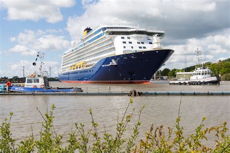 Kreuzfahrtneubau Spirit Of Discovery Hat Kleines Baudock Der Meyer