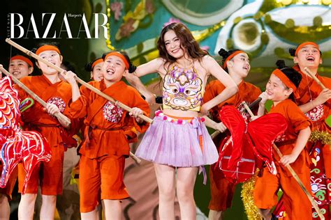 Hoàng Thùy Linh Thay 19 Bộ Thời Trang Trong Vietnamese Concert
