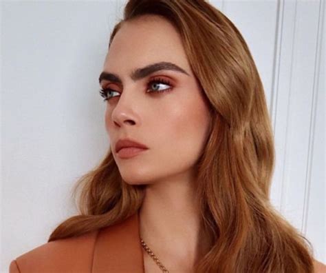 La Modelo Cara Delevingne Dona Muestras De Su Sangre Antes Y Después De