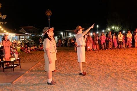 ประธานพิธีเปิดการชุมนุมรอบกองไฟค่ายพักแรมลูกเสือ เนตรนารี สำนักงานเขตพื้นที่การศึกษาประถม