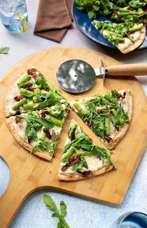 Vegan White Pizza With Asparagus And Arugula The Vegan Atlas