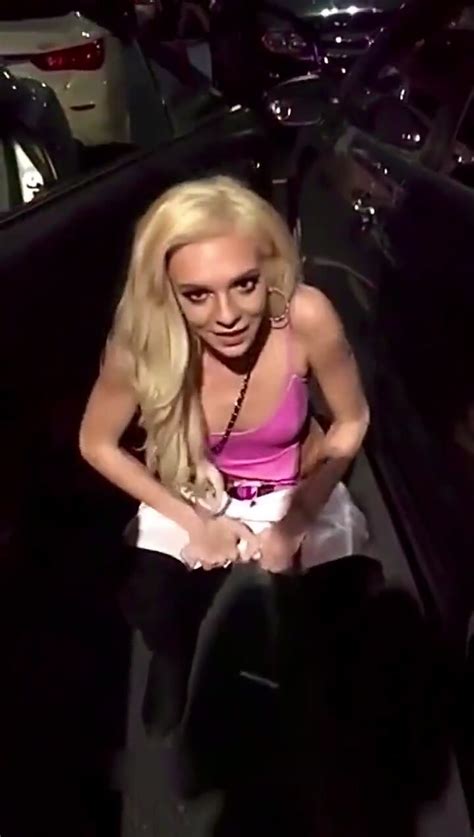 Sexy Slim Night Squat Leak In The Parking Lot ThisVid
