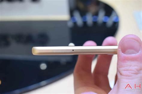 Hands On With The ZTE Blade V Blade V VITA Tempo Go MWC