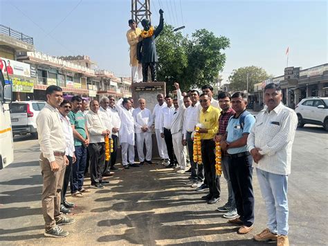On Martyrs Day Tribute Was Paid To The Statue Of Shaheed Bhagat Singh
