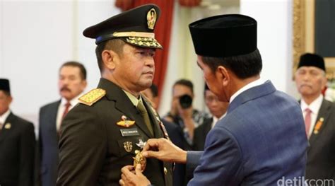 Jenderal Maruli Simanjuntak Dilantik Presiden Joko Widodo Menjadi KASD