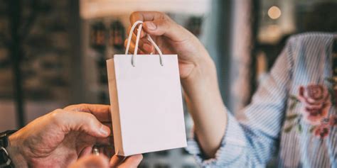 6 Things That Are Actually Ok To Re T According To Etiquette Experts
