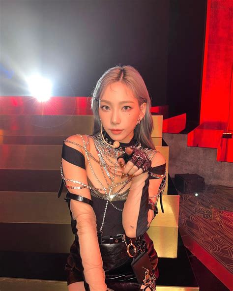 Girls Generation Taeyeon Flaunts Sophisticated Visuals In New Photos
