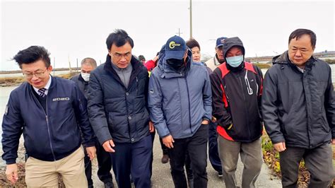 農委會陳吉仲主委南下關心虱目魚寒害 籲請養殖漁友注意防寒，倘有災情請儘速向公所通報農業部漁業署
