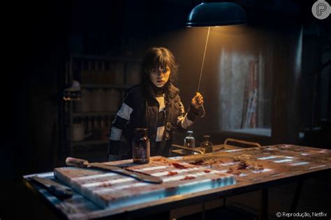 Moda Da Série Wandinha Looks De Jenna Ortega Têm Vestido De Grife