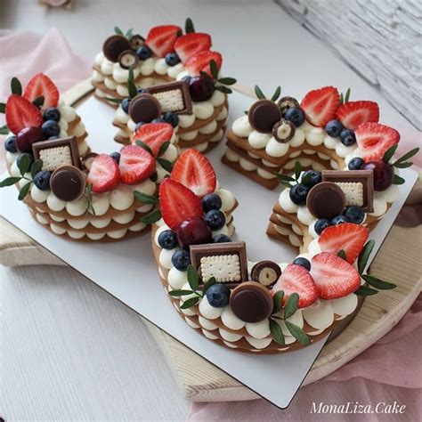 ТОРТЫ🍓КАПКЕЙКИ🍓МИНСК в Instagram «Торт цифра 33 Вес чуть больше 2кг Нежные медовые коржи