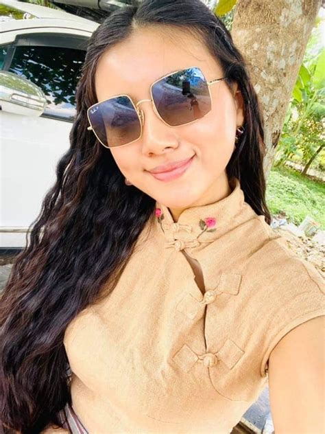 နေမျိုးအောင်ပေးတဲ့လက်ဆောင်တွေကိုလိုချင်လွန်းလို့ ကံစမ်းမဲတွေအလုအယက်န