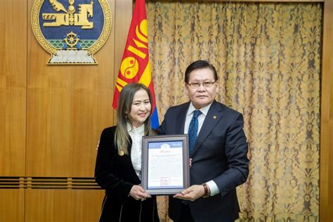 Шадар сайд Ө Энхтүвшин талархал илэрхийлэв