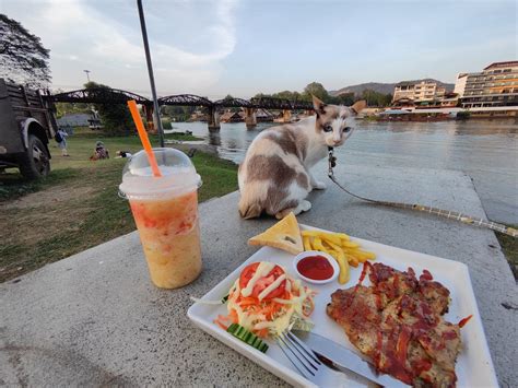 พส On Twitter ตลาดเชลยศึก อยู่ติดสะพานข้ามแม่น้ำแคว ฝั่งตรงข้ามที่คน