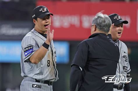 Moon 감동 시킨 노시환의 투혼정말 자랑스러운 선수 내 가슴 뭉클하다