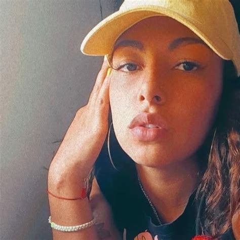 Luanamarin Luamarin16 • Threads Say More