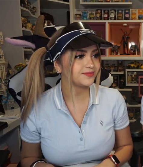 Pin De Arigameplays En Guardado Rápido Famosas Guapas Famosos