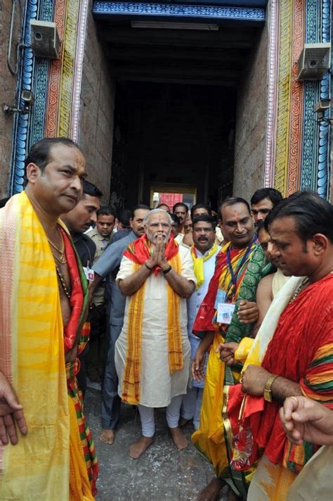 Pm Narendra Modi Visits Jagannath Temple In Puri Odisha