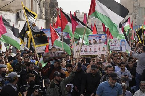 Israel Searches For Palestinian Attackers Who Killed Guard