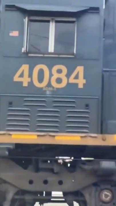 Sd40 3 And A Dash 8 Youtube