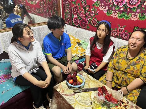 行走的思政课：土木工程学院“童心筑梦·青春领航”支教团与社区居民共上一堂“国旗下的思政课” 青岛理工大学 土木工程学院