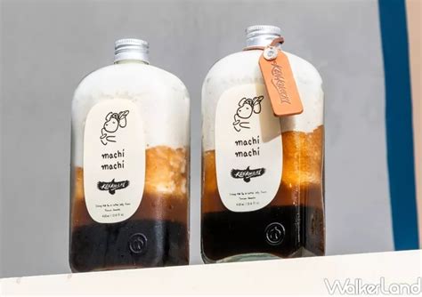 挑戰最潮打卡手搖杯！麥吉machi Machi「咖啡凍烏龍奶霜」聯名限定開喝，漸層玻璃瓶飲料、日本銀飾皮件讓飲料控ig一定要先拍