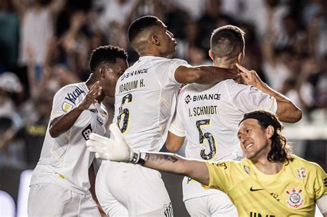 Santos Supera A Corinthians En Duelo Con Presencia De Juan Cazares Y