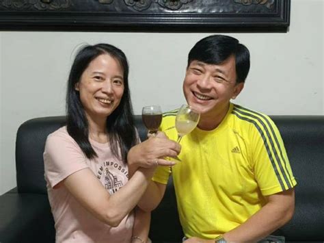 《黃金》胡鴻達獲模範父親獎！ 上街買菜都被婆媽包圍 好新聞