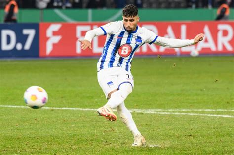 Nader Jindaoui Vor Wechsel Ex Cottbuser Und Influencer Im Training Bei