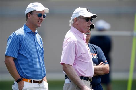 Peyton Manning Inducted Into Tennessee Sports Hall Of Fame