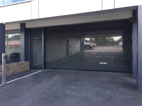 Охранителни ролетки с отстъпка 18