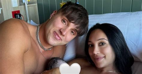 Is Onlyfans Model Scarlet Vas Married