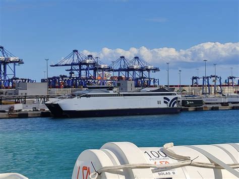 Armas Trasmediterránea ofrece plazas para viajar entre islas en Semana Santa FERRYBALEAR
