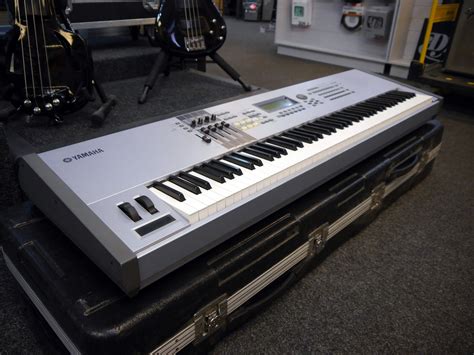 Yamaha Motif Es8 Workstation Synth Hard Case Collection Only 2nd