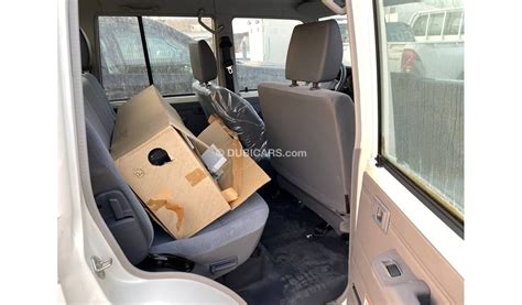 New Toyota Land Cruiser Pick Up Dc 40l Petrol 4wd Diff Lock 2023my