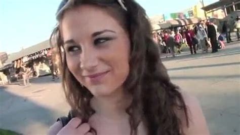 Whats The Name Of This Curly Haired Pornstar 1459027 ›