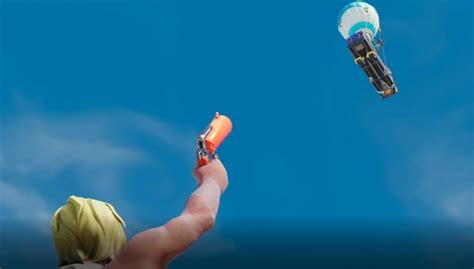 Marquer Un Adversaire Avec Le Pistolet Lance Fusées Dans Fortnite