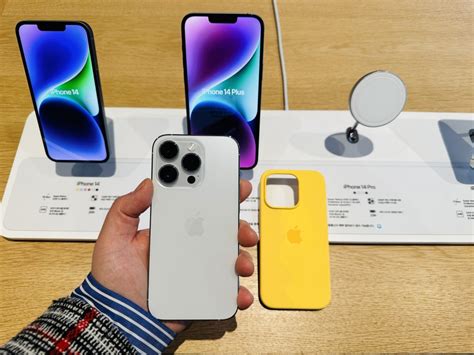 아이폰 14 옐로 실제 색감은 명동 애플스토어 핸즈온 후기
