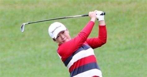 신지애 Jlpga 투어서 전미정과 연장 접전끝에 우승한미일과 아시아 투어 프로통산 60승 위업