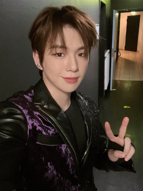 무니 On Twitter 헤어에 따라 블러셔 있고 없고🥲