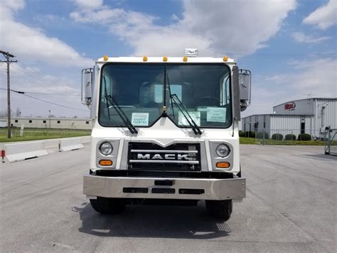1 2015 Mack Mru 613 Irving Equipment