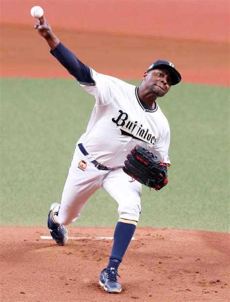 【オリックス】コットン、右肘検査で帰国 今季7試合で1勝1敗、防御率5・89 スポーツ報知