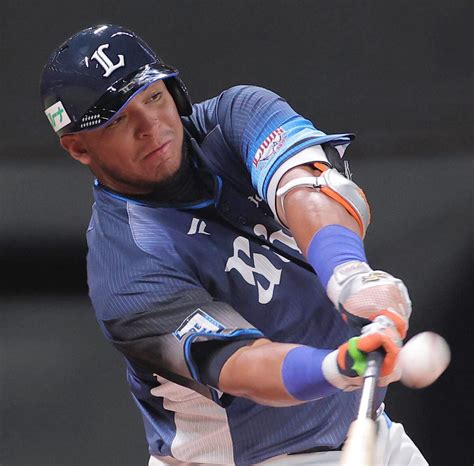 【西武】左脚負傷のセデーニョは週明け判断 15日の中日戦走塁中に負傷 スポーツ報知