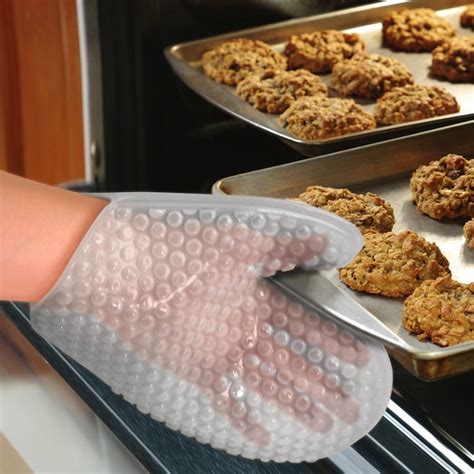 Poppin Hot An Oven Mitt That Looks Like Bubble Wrap