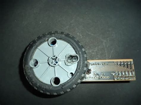 Spinning Rotating LED Display Using Arduino POV