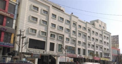 Hotel Vamshee International