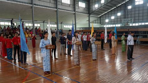ထိုင်းနိုင်ငံမှ မြန်မာနိုင်ငံသားများ မြဝတီအမှတ်၂ ချစ်ကြည်ရေးတံတားမှတစ