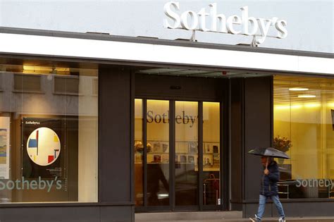 ᐉ Sotheby's проданий з молотка за 3,7 мільярда доларів