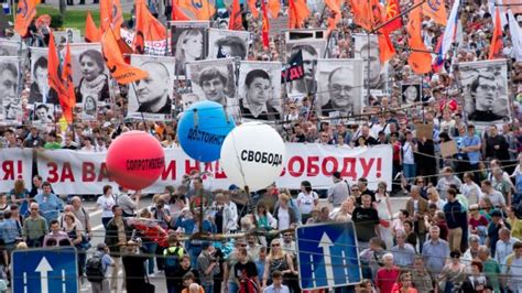 Thousands Protest Putin S Rule In Bolotnaya March