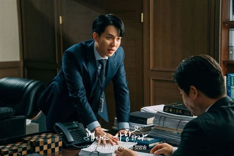 爆笑喜劇預定依法相愛吧李世榮從律師事務所辭職讓名品綠葉金元海感激涕零 KSD 韓星網 韓劇